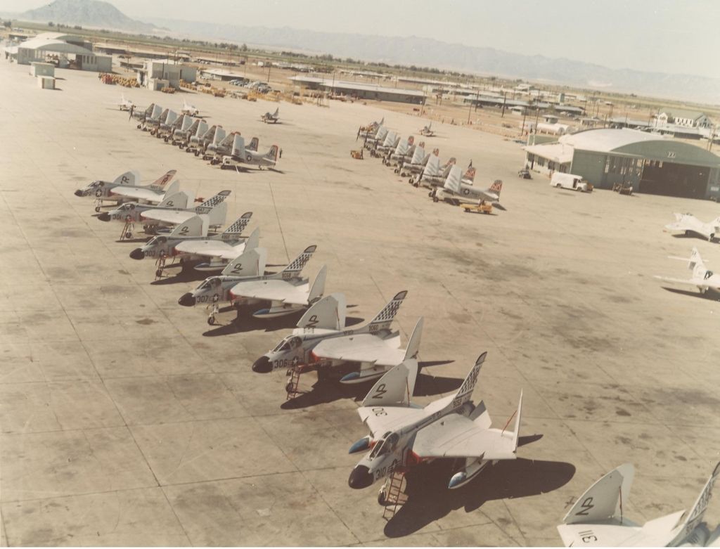 Douglas F4D Skyray / USAAF / USN Library / Forums - Axis and Allies ...