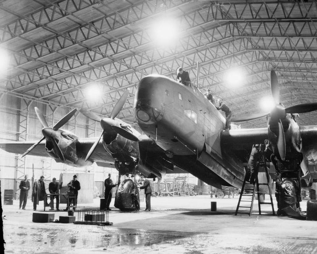 Handley Page Halifax / RAF Library / Forums - Axis and Allies Paintworks