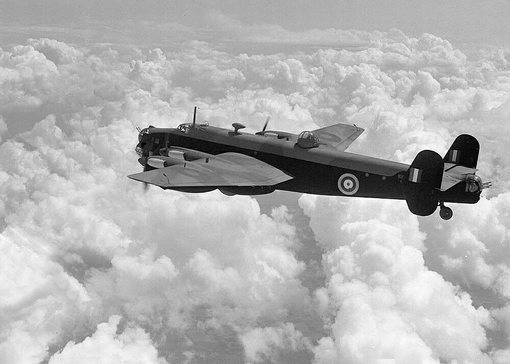 Handley Page Halifax / RAF Library / Forums - Axis and Allies Paintworks